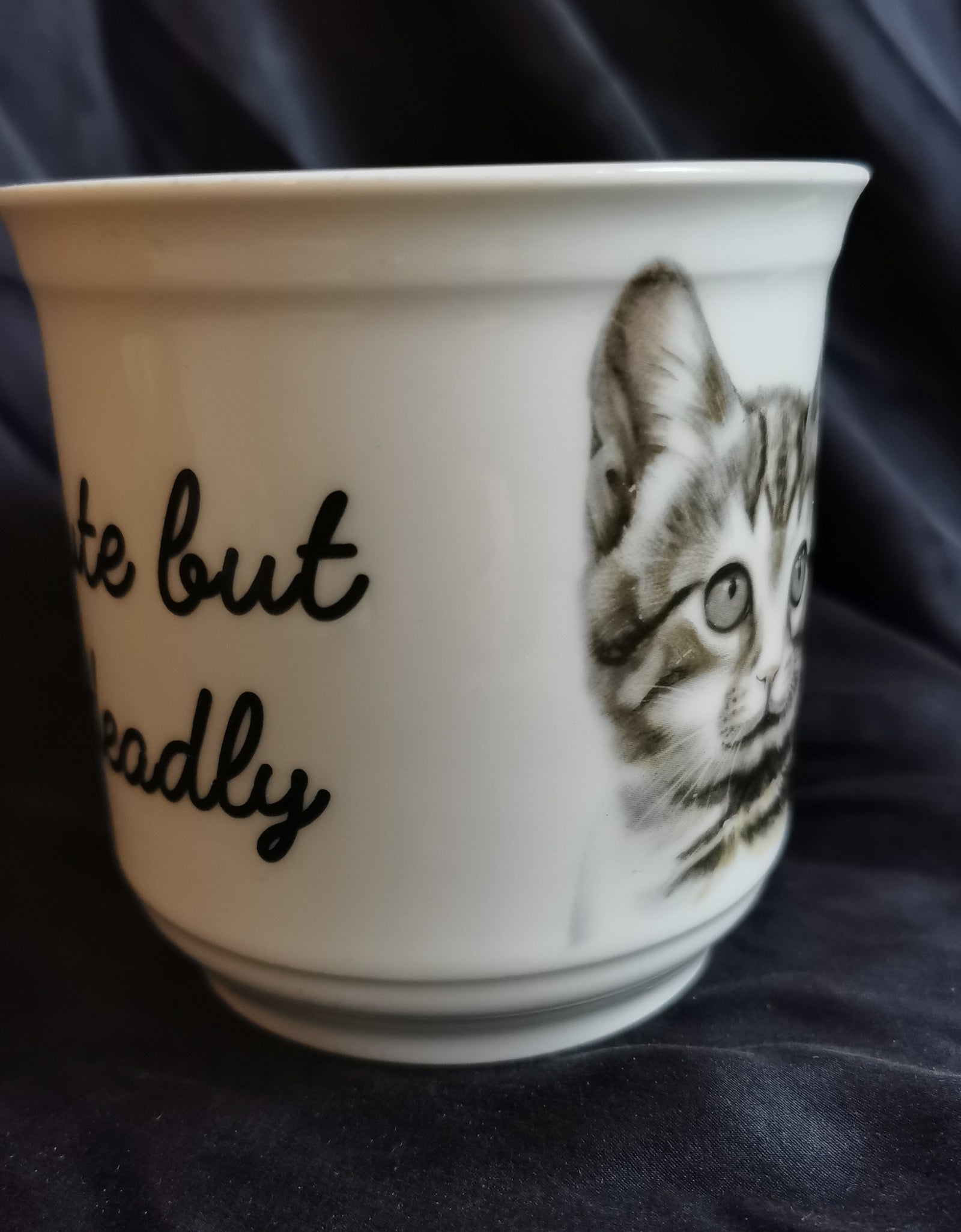 Upcycled mugs – Very Ugly Plates